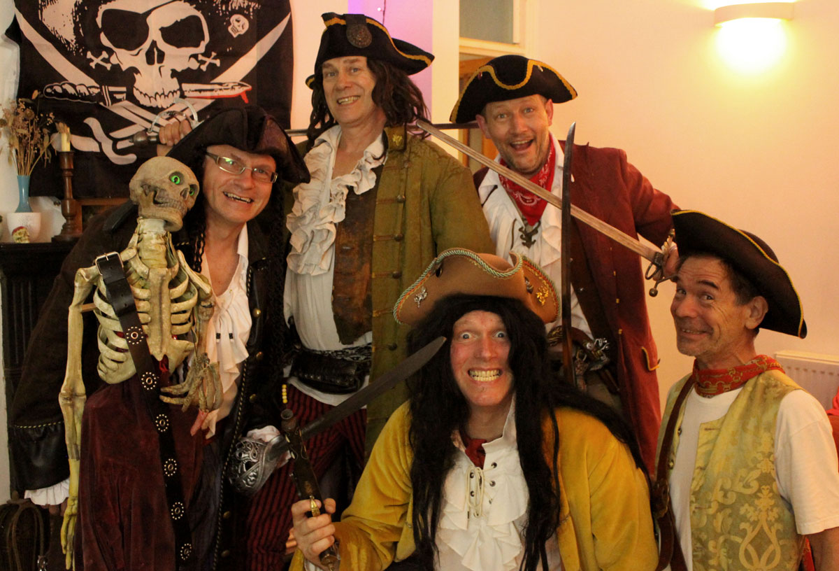Home : Piratitude - a pirate-themed, folk-rock, raucous, singalong ...